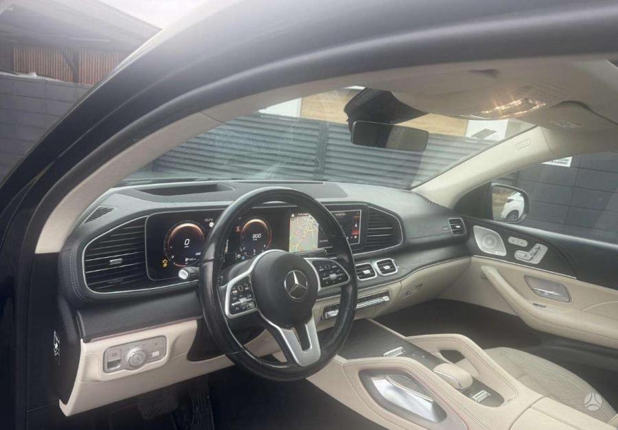 Green Mercedes-Benz GLE 400 2021 in Kaunas, with an engine capacity of 2.93 L and mileage of 160 thousand km for 42500 €, photo 7 on AUTOMOTO.COM.LV