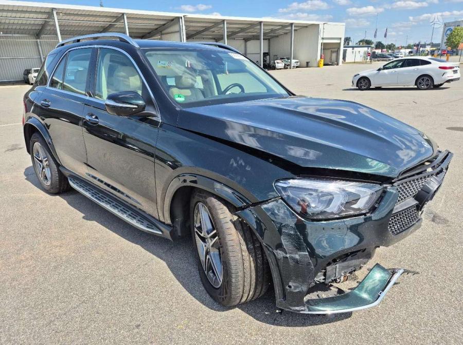Green Mercedes-Benz GLE 400 2023 in Klaipeda, with an engine capacity of 2.93 L and mileage of 58 thousand km for 12700 €, photo 1 on AUTOMOTO.COM.LV