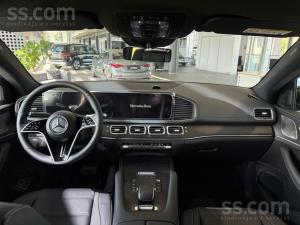 Grey Mercedes-Benz GLE 400 2026 in Liepaja, with an engine capacity of 2.00 L and mileage of 0 thousand km for 97000 €, photo 6 on AUTOMOTO.COM.LV