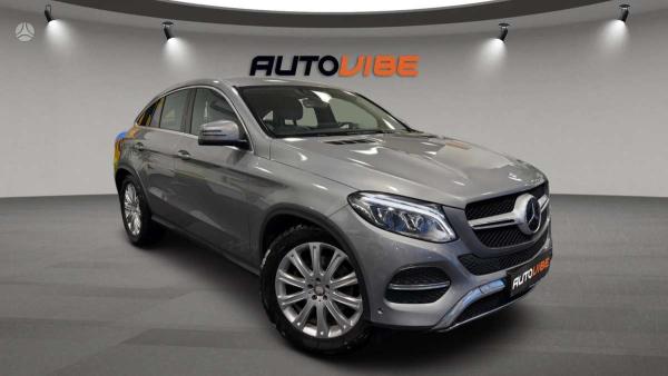 Grey Mercedes-Benz GLE 400 2015 in Vilnius, with an engine capacity of 3.00 L and mileage of 139 thousand km for 27222 €, photo 3 on AUTOMOTO.COM.LV