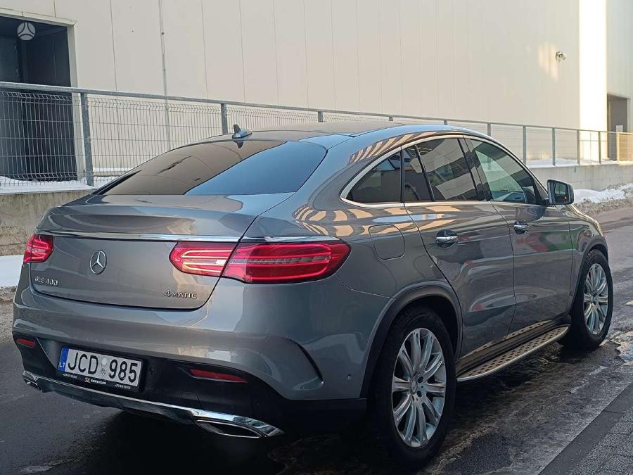 Pelēks Mercedes-Benz GLE 400 2016 Viļņa, ar dzinēja tilpumu 3.00 L un nobraukumu 237 tūkst. km par 24900 €, foto 3 vietnē AUTOMOTO.COM.LV