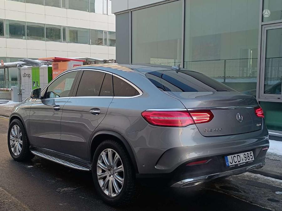 Pelēks Mercedes-Benz GLE 400 2016 Viļņa, ar dzinēja tilpumu 3.00 L un nobraukumu 237 tūkst. km par 24900 €, foto 4 vietnē AUTOMOTO.COM.LV