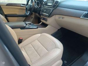 Pelēks Mercedes-Benz GLE 400 2016 Viļņa, ar dzinēja tilpumu 3.00 L un nobraukumu 237 tūkst. km par 24900 €, foto 12 vietnē AUTOMOTO.COM.LV