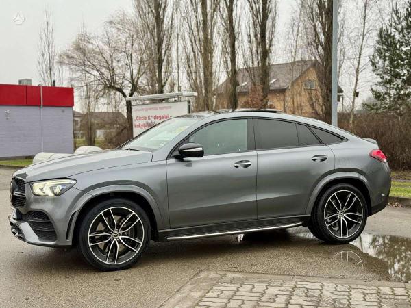 Pelēks Mercedes-Benz GLE 400 2020 Tauragė, ar dzinēja tilpumu 2.93 L un nobraukumu 200 tūkst. km par 48900 €, foto 2 vietnē AUTOMOTO.COM.LV