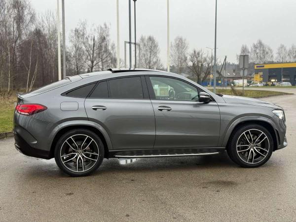 Pelēks Mercedes-Benz GLE 400 2020 Tauragė, ar dzinēja tilpumu 2.93 L un nobraukumu 200 tūkst. km par 48900 €, foto 7 vietnē AUTOMOTO.COM.LV
