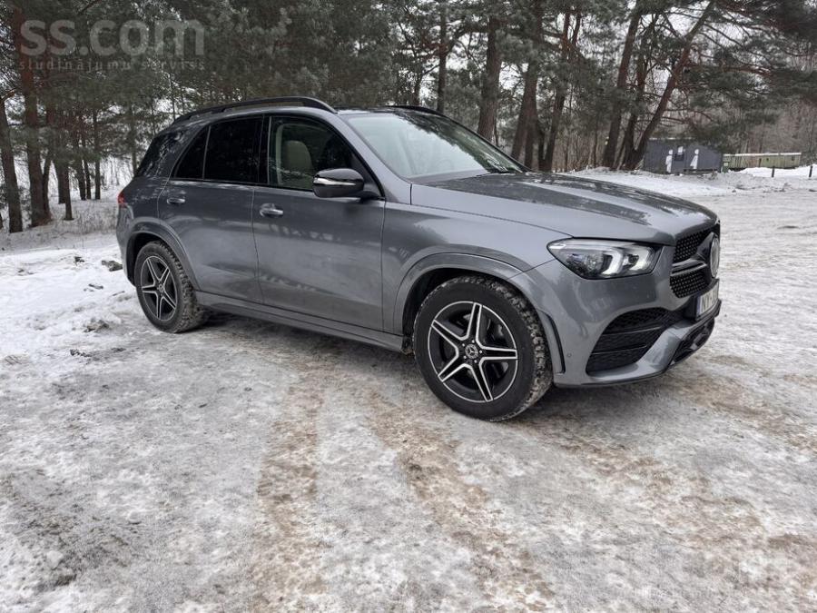 Grey Mercedes-Benz GLE 400 2020 in Riga, with an engine capacity of 3.00 L and mileage of 119 thousand km for 57900 €, photo 3 on AUTOMOTO.COM.LV