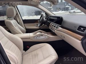 Grey Mercedes-Benz GLE 400 2020 in Riga, with an engine capacity of 3.00 L and mileage of 119 thousand km for 57900 €, photo 18 on AUTOMOTO.COM.LV