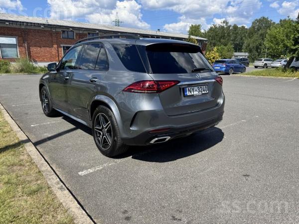 Grey Mercedes-Benz GLE 400 2020 in Riga, with an engine capacity of 3.00 L and mileage of 123 thousand km for 53900 €, photo 4 on AUTOMOTO.COM.LV