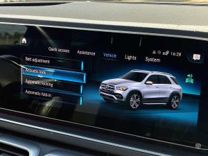 Pelēks Mercedes-Benz GLE 400 2022 Kauņa, ar dzinēja tilpumu 2.93 L un nobraukumu 230 tūkst. km par 43900 €, foto 21 vietnē AUTOMOTO.COM.LV