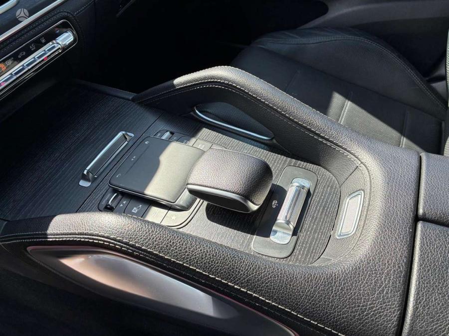Pelēks Mercedes-Benz GLE 400 2022 Kauņa, ar dzinēja tilpumu 2.93 L un nobraukumu 230 tūkst. km par 43900 €, foto 25 vietnē AUTOMOTO.COM.LV
