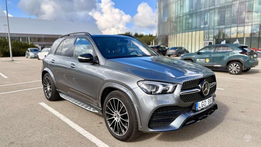 Pelēks Mercedes-Benz GLE 400 2023 Šauļi, ar dzinēja tilpumu 2.93 L un nobraukumu 150 tūkst. km par 54900 €, foto 3 vietnē AUTOMOTO.COM.LV