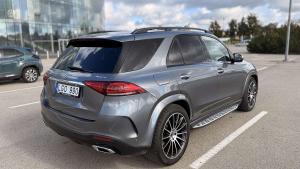 Pelēks Mercedes-Benz GLE 400 2023 Šauļi, ar dzinēja tilpumu 2.93 L un nobraukumu 150 tūkst. km par 54900 €, foto 5 vietnē AUTOMOTO.COM.LV
