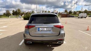 Pelēks Mercedes-Benz GLE 400 2023 Šauļi, ar dzinēja tilpumu 2.93 L un nobraukumu 150 tūkst. km par 54900 €, foto 7 vietnē AUTOMOTO.COM.LV