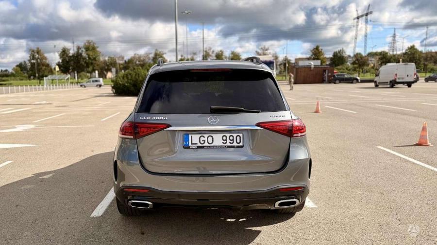 Pelēks Mercedes-Benz GLE 400 2023 Šauļi, ar dzinēja tilpumu 2.93 L un nobraukumu 150 tūkst. km par 54900 €, foto 7 vietnē AUTOMOTO.COM.LV