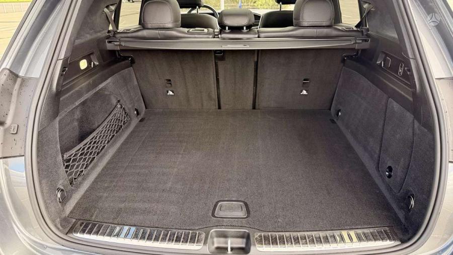 Pelēks Mercedes-Benz GLE 400 2023 Šauļi, ar dzinēja tilpumu 2.93 L un nobraukumu 150 tūkst. km par 54900 €, foto 36 vietnē AUTOMOTO.COM.LV
