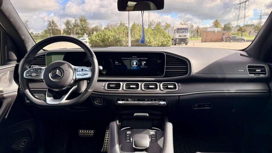 Grey Mercedes-Benz GLE 400 2023 in Siauliai, with an engine capacity of 2.93 L and mileage of 150 thousand km for 54900 €, photo 10 on AUTOMOTO.COM.LV