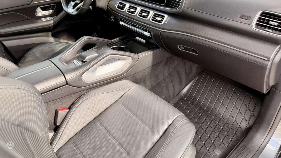Grey Mercedes-Benz GLE 400 2023 in Siauliai, with an engine capacity of 2.93 L and mileage of 150 thousand km for 54900 €, photo 12 on AUTOMOTO.COM.LV