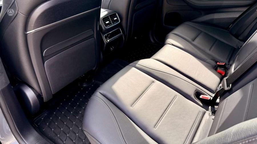 Grey Mercedes-Benz GLE 400 2023 in Siauliai, with an engine capacity of 2.93 L and mileage of 150 thousand km for 54900 €, photo 13 on AUTOMOTO.COM.LV