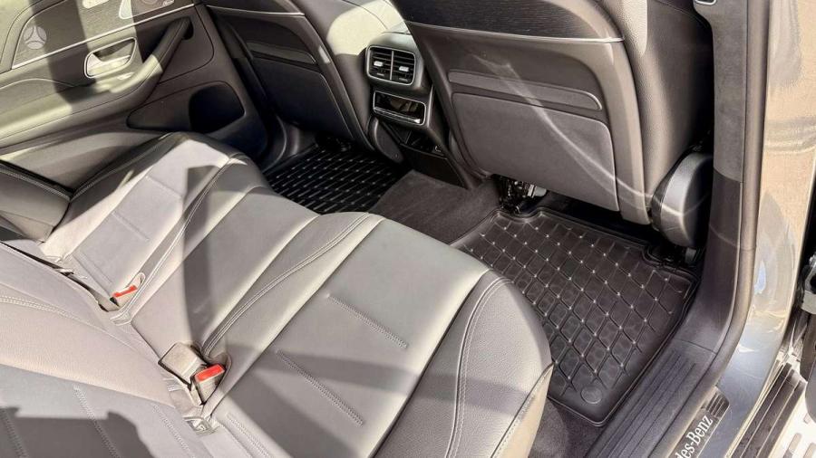 Grey Mercedes-Benz GLE 400 2023 in Siauliai, with an engine capacity of 2.93 L and mileage of 150 thousand km for 54900 €, photo 14 on AUTOMOTO.COM.LV