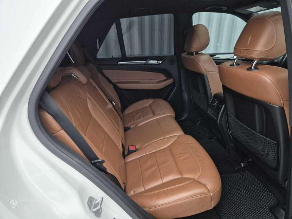 Balts Mercedes-Benz GLE 400 2016 Viļņa, ar dzinēja tilpumu 3.00 L un nobraukumu 245 tūkst. km par 18000 €, foto 5 vietnē AUTOMOTO.COM.LV