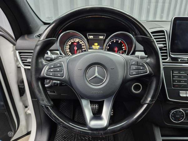 Balts Mercedes-Benz GLE 400 2016 Viļņa, ar dzinēja tilpumu 3.00 L un nobraukumu 245 tūkst. km par 18000 €, foto 9 vietnē AUTOMOTO.COM.LV
