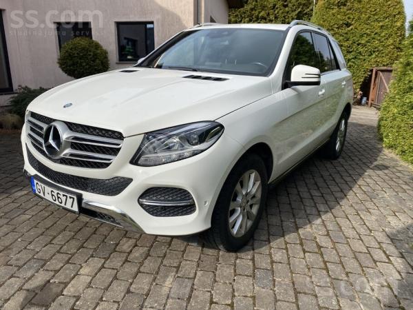 Balts Mercedes-Benz GLE 400 2017 Rīga, ar dzinēja tilpumu 2.90 L un nobraukumu 105 tūkst. km par 26900 €, foto 2 vietnē AUTOMOTO.COM.LV