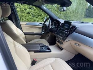 Белый Мерседес ГЛE 400 2017 в Рига, объемом двигателя 2.90 л и пробегом 105 тыс. км за 26900 €, фото 7 на AUTOMOTO.COM.LV