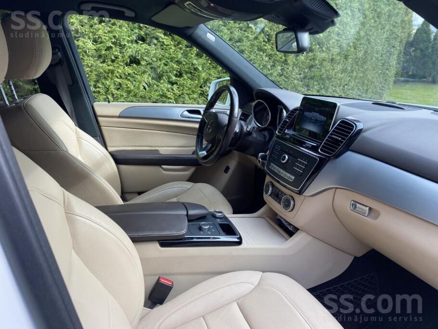 Белый Мерседес ГЛE 400 2017 в Рига, объемом двигателя 2.90 л и пробегом 105 тыс. км за 26900 €, фото 7 на AUTOMOTO.COM.LV