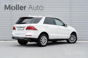 Белый Мерседес ГЛE 400 2017 в Рига, объемом двигателя 3.00 л и пробегом 108 тыс. км за 27100 €, фото 5 на AUTOMOTO.COM.LV