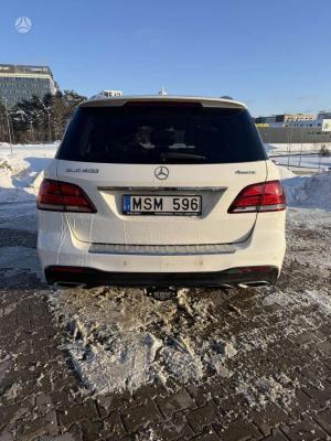 Balts Mercedes-Benz GLE 400 2019 Viļņa, ar dzinēja tilpumu 3.00 L un nobraukumu 70 tūkst. km par 27500 €, foto 5 vietnē AUTOMOTO.COM.LV