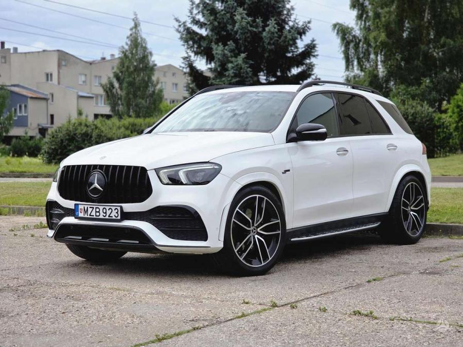 White Mercedes-Benz GLE 400 2020 in Vilnius, with an engine capacity of 2.93 L and mileage of 114 thousand km for 49000 €, photo 1 on AUTOMOTO.COM.LV