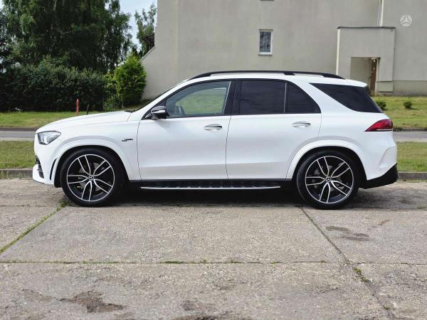 White Mercedes-Benz GLE 400 2020 in Vilnius, with an engine capacity of 2.93 L and mileage of 114 thousand km for 49000 €, photo 4 on AUTOMOTO.COM.LV