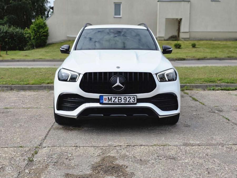 White Mercedes-Benz GLE 400 2020 in Vilnius, with an engine capacity of 2.93 L and mileage of 114 thousand km for 49000 €, photo 10 on AUTOMOTO.COM.LV