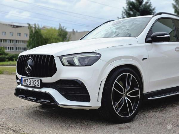White Mercedes-Benz GLE 400 2020 in Vilnius, with an engine capacity of 2.93 L and mileage of 114 thousand km for 49000 €, photo 11 on AUTOMOTO.COM.LV