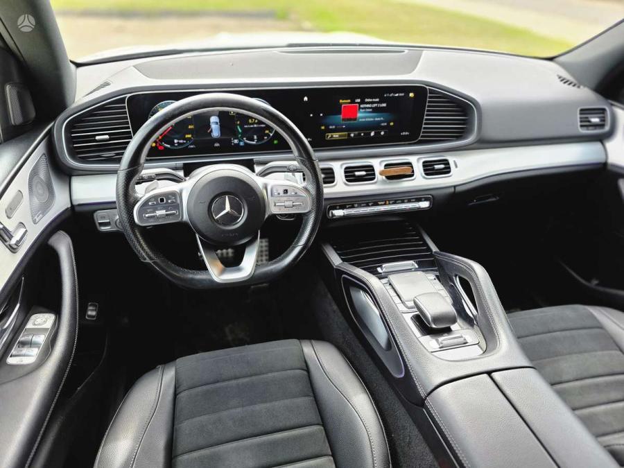 White Mercedes-Benz GLE 400 2020 in Vilnius, with an engine capacity of 2.93 L and mileage of 114 thousand km for 49000 €, photo 16 on AUTOMOTO.COM.LV