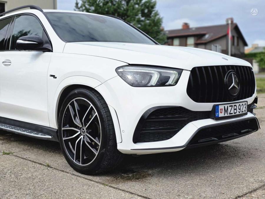 White Mercedes-Benz GLE 400 2020 in Vilnius, with an engine capacity of 2.93 L and mileage of 114 thousand km for 49000 €, photo 17 on AUTOMOTO.COM.LV