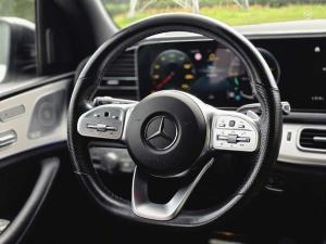 White Mercedes-Benz GLE 400 2020 in Vilnius, with an engine capacity of 2.93 L and mileage of 114 thousand km for 49000 €, photo 19 on AUTOMOTO.COM.LV