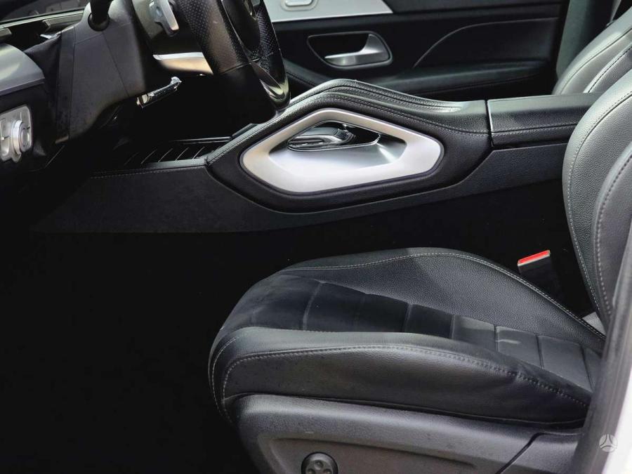 White Mercedes-Benz GLE 400 2020 in Vilnius, with an engine capacity of 2.93 L and mileage of 114 thousand km for 49000 €, photo 22 on AUTOMOTO.COM.LV