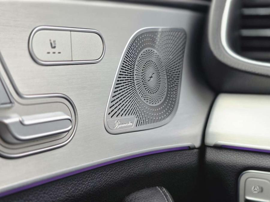 White Mercedes-Benz GLE 400 2020 in Vilnius, with an engine capacity of 2.93 L and mileage of 114 thousand km for 49000 €, photo 25 on AUTOMOTO.COM.LV