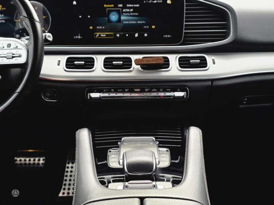 White Mercedes-Benz GLE 400 2020 in Vilnius, with an engine capacity of 2.93 L and mileage of 114 thousand km for 49000 €, photo 26 on AUTOMOTO.COM.LV