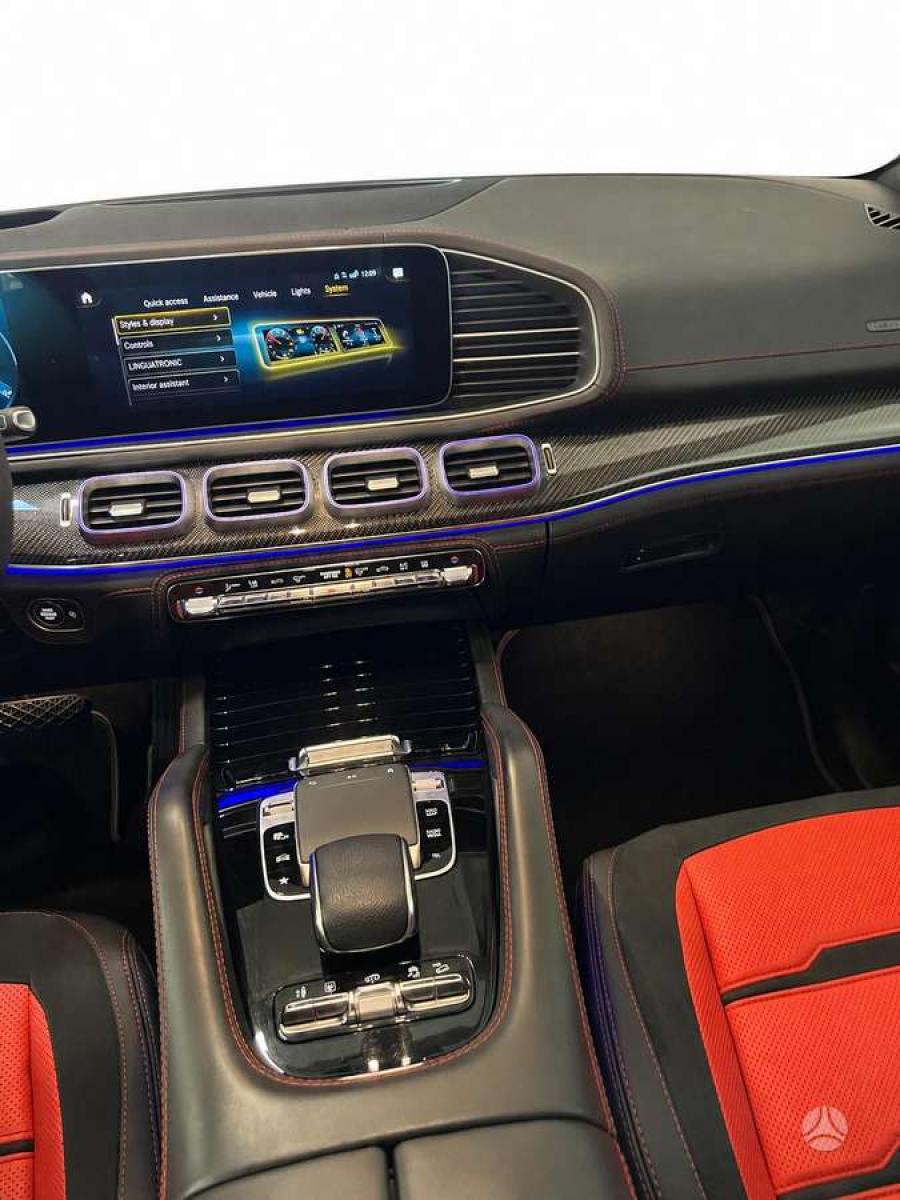 White Mercedes-Benz GLE 400 2020 in Kaunas, with an engine capacity of 2.93 L and mileage of 214 thousand km for 42900 €, photo 12 on AUTOMOTO.COM.LV