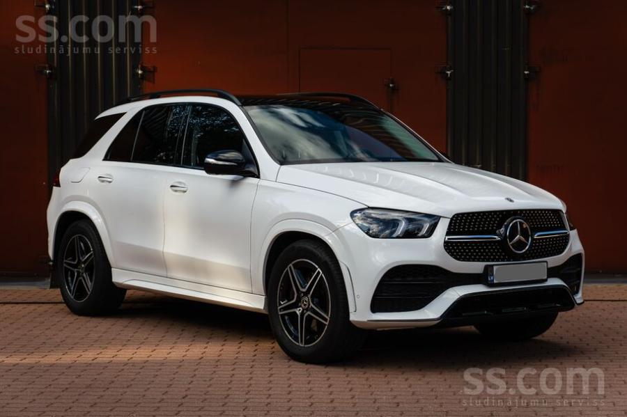 Balts Mercedes-Benz GLE 400 2021 Daugavpils, ar dzinēja tilpumu 3.00 L un nobraukumu 65 tūkst. km par 60500 €, foto 1 vietnē AUTOMOTO.COM.LV