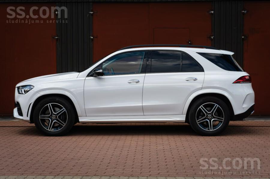 Balts Mercedes-Benz GLE 400 2021 Daugavpils, ar dzinēja tilpumu 3.00 L un nobraukumu 65 tūkst. km par 60500 €, foto 4 vietnē AUTOMOTO.COM.LV