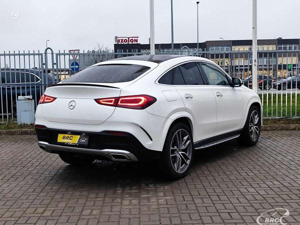 White Mercedes-Benz GLE 400 2021 in Klaipeda, with an engine capacity of 3.00 L and mileage of 94 thousand km for 64900 €, photo 3 on AUTOMOTO.COM.LV