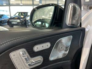 Balts Mercedes-Benz GLE 400 2021 Kauņa, ar dzinēja tilpumu 2.93 L un nobraukumu 169 tūkst. km par 49000 €, foto 18 vietnē AUTOMOTO.COM.LV