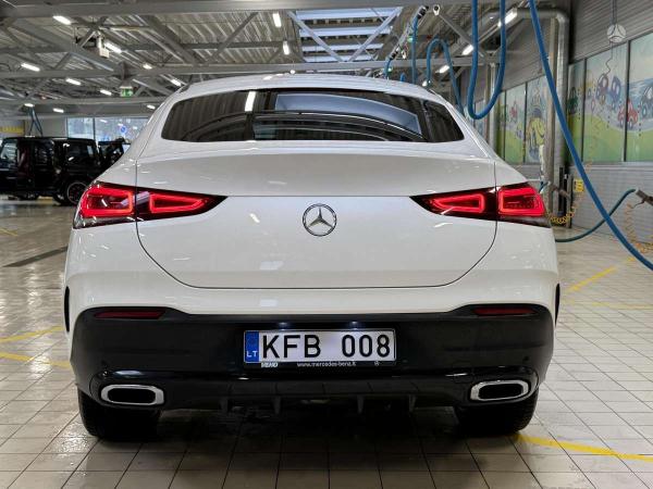 Balts Mercedes-Benz GLE 400 2022 Viļņa, ar dzinēja tilpumu 2.93 L un nobraukumu 71 tūkst. km par 72500 €, foto 4 vietnē AUTOMOTO.COM.LV