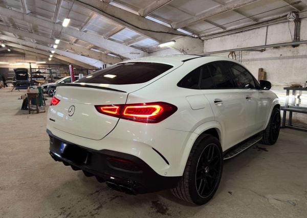Balts Mercedes-Benz GLE 400 2023 Ukmergė, ar dzinēja tilpumu 2.93 L un nobraukumu 58 tūkst. km par 39950 €, foto 5 vietnē AUTOMOTO.COM.LV