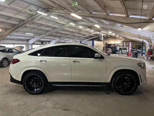 Balts Mercedes-Benz GLE 400 2023 Ukmergė, ar dzinēja tilpumu 2.93 L un nobraukumu 58 tūkst. km par 39950 €, foto 6 vietnē AUTOMOTO.COM.LV
