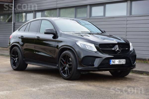 Мерседес GLE 43 AMG 2017 в Рига на AUTOMOTO.COM.LV Черный Мерседес GLE 43 AMG 2017 в Рига, объемом двигателя 3.00 л и пробегом 170 тыс. км за 29990 €, фото 6 на AUTOMOTO.COM.LV