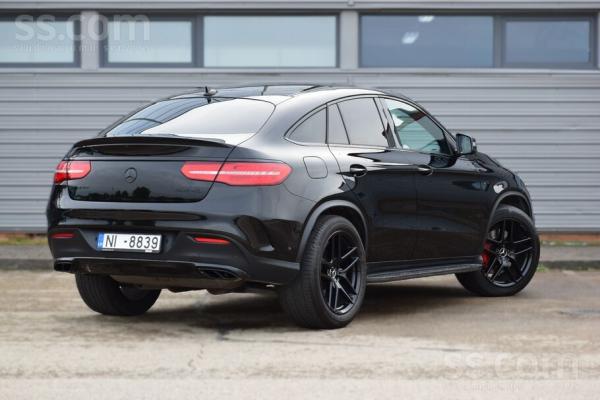 Мерседес GLE 43 AMG 2017 в Рига на AUTOMOTO.COM.LV Черный Мерседес GLE 43 AMG 2017 в Рига, объемом двигателя 3.00 л и пробегом 170 тыс. км за 29990 €, фото 7 на AUTOMOTO.COM.LV